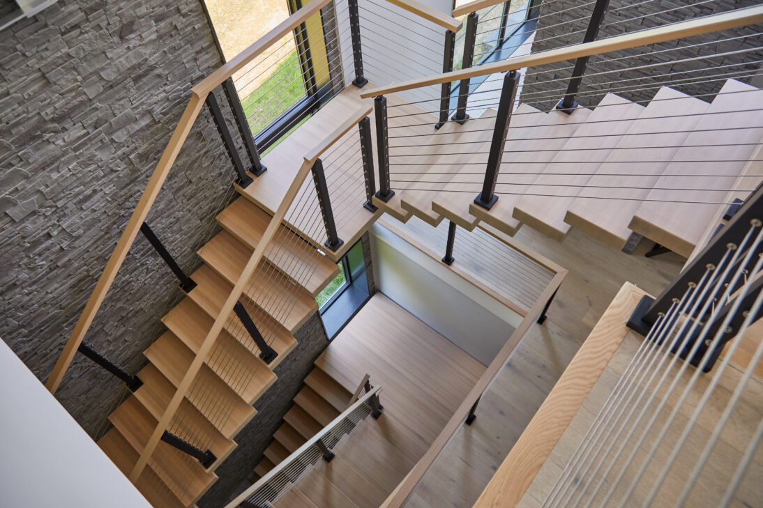 Custom Mono & 90­° Prefab Steel Stair Stringers | Viewrail