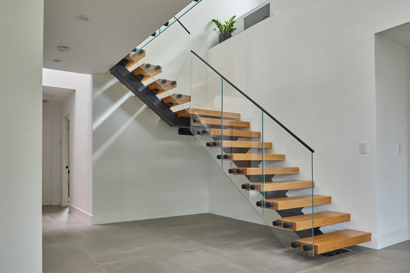 Modern Stair Railing Designs & Floating Stairs | Viewrail