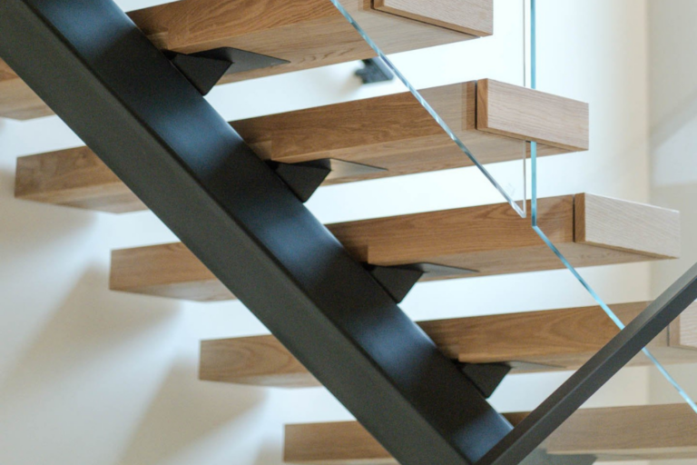 Modern Steel Staircases | Floating, Cantilevered, & Spiral | Viewrail