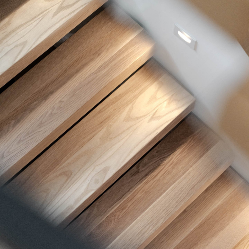 Are Floating Stairs Safe: Open Staircase & Child Safety | Viewrail