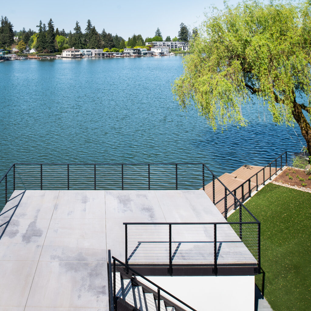 Backyard Oasis with Cable Railing | Viewrail